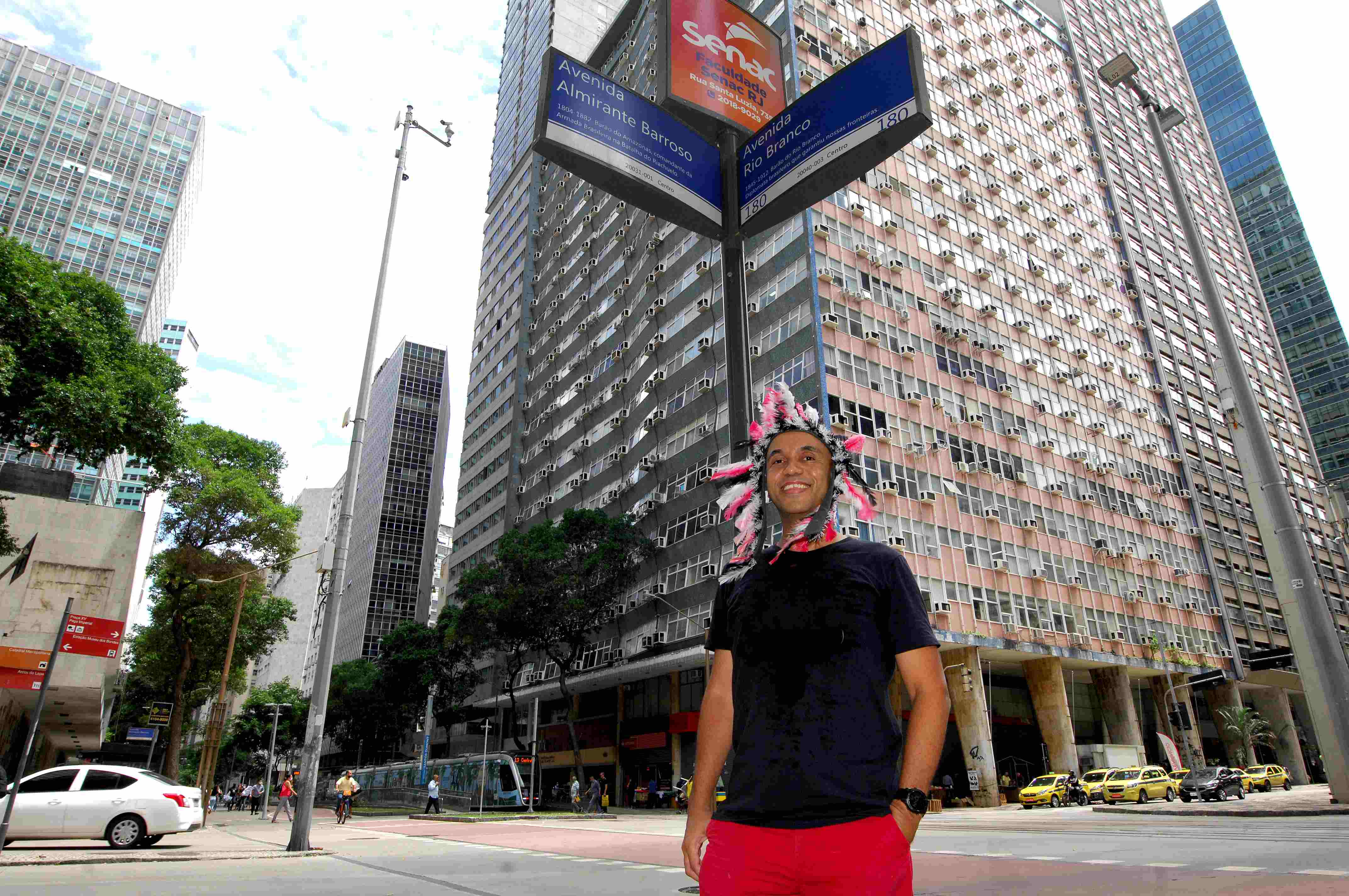 Alexandre Palma homenageia 60 anos do Cacique de Ramos em exposição ...